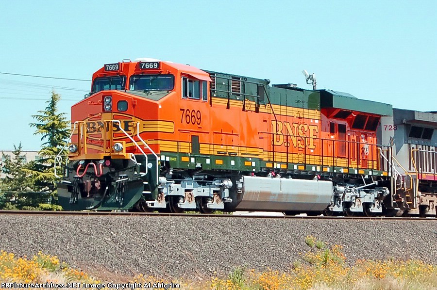 BNSF 7669